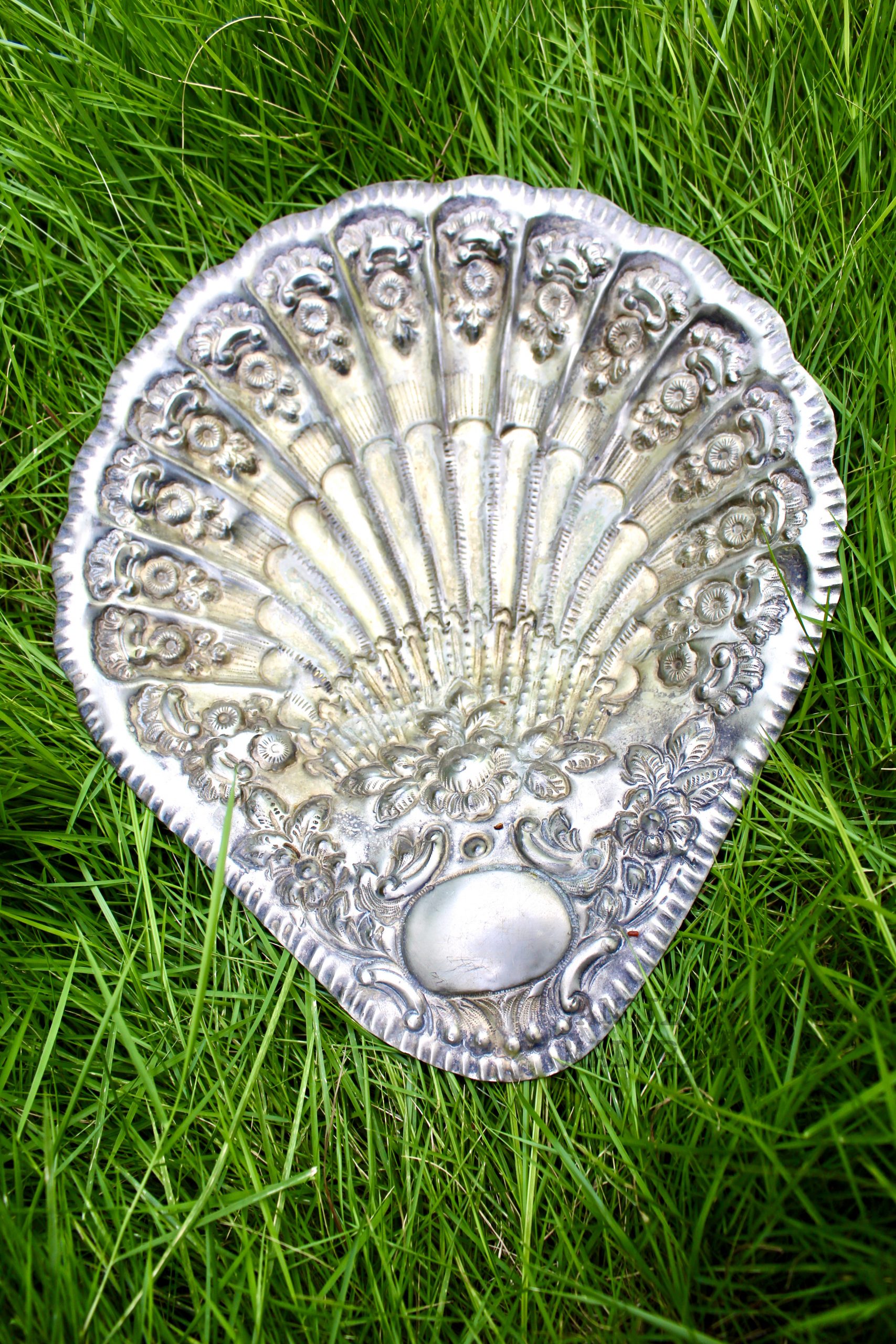 White Brass Shell Plate - Ancient Madurai